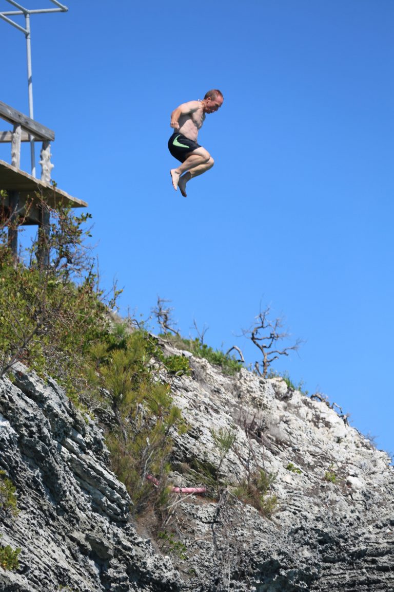Cliff Jumping 3 - The Best of Bermuda